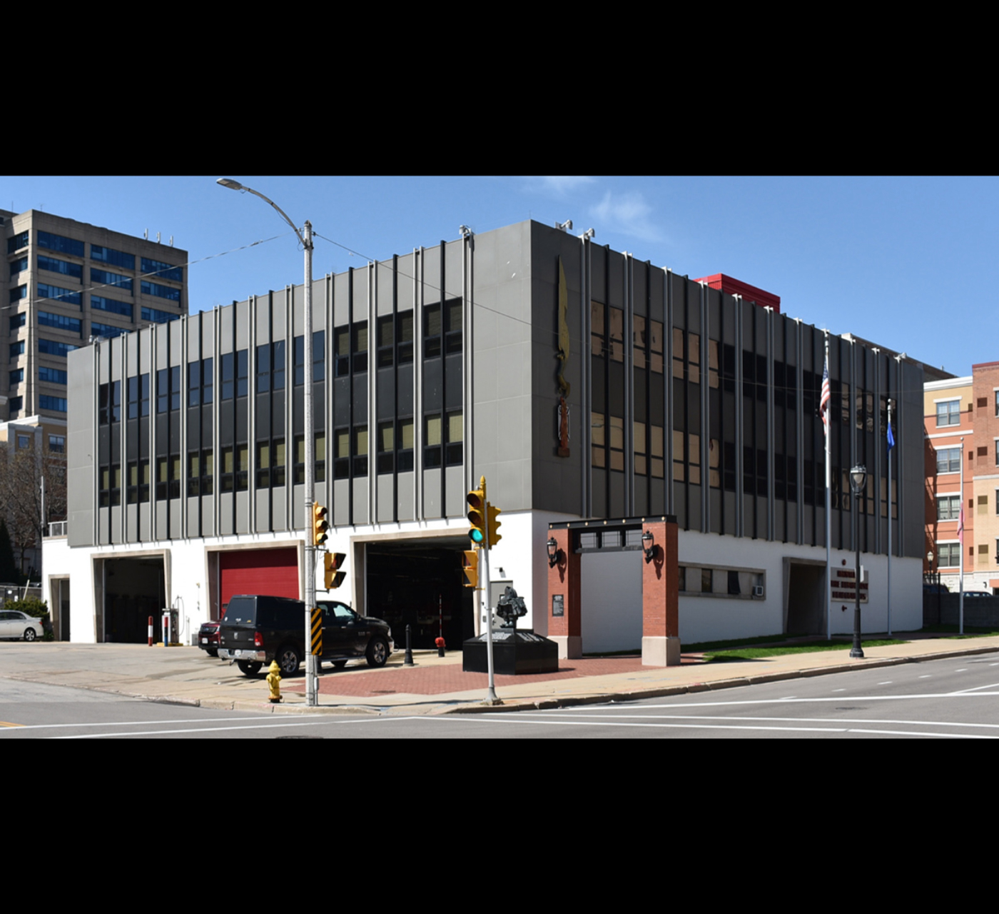 Sensitive, Contextual, Modern: Examining Works by Alonzo Robinson ...